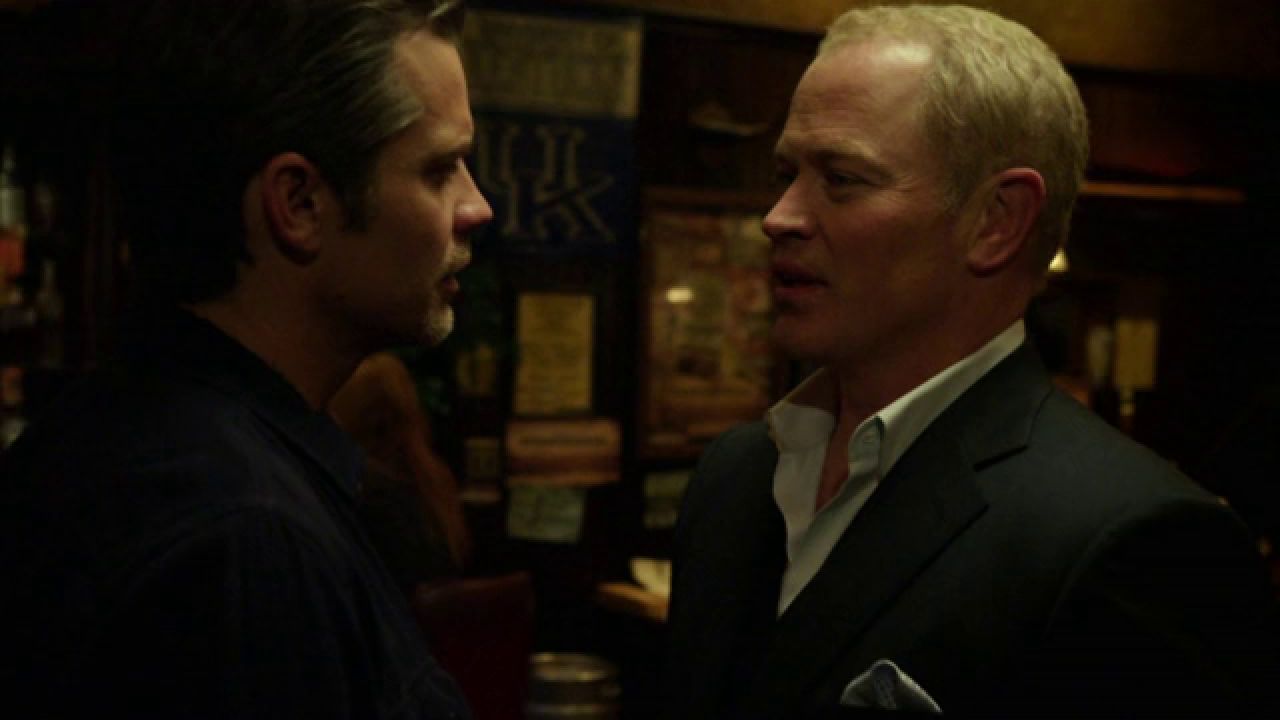 Raylan es amenazado de muerte por Robert Quarles