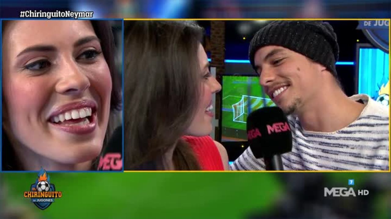 José Ramón Barreto improvisa una escena romántica con Sandra Díaz