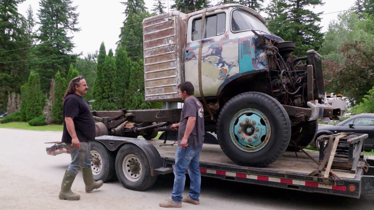 Shoaf apuesta por una joya única de Ford: el C-800 de 1956 con limpiaparabrisas panorámico
